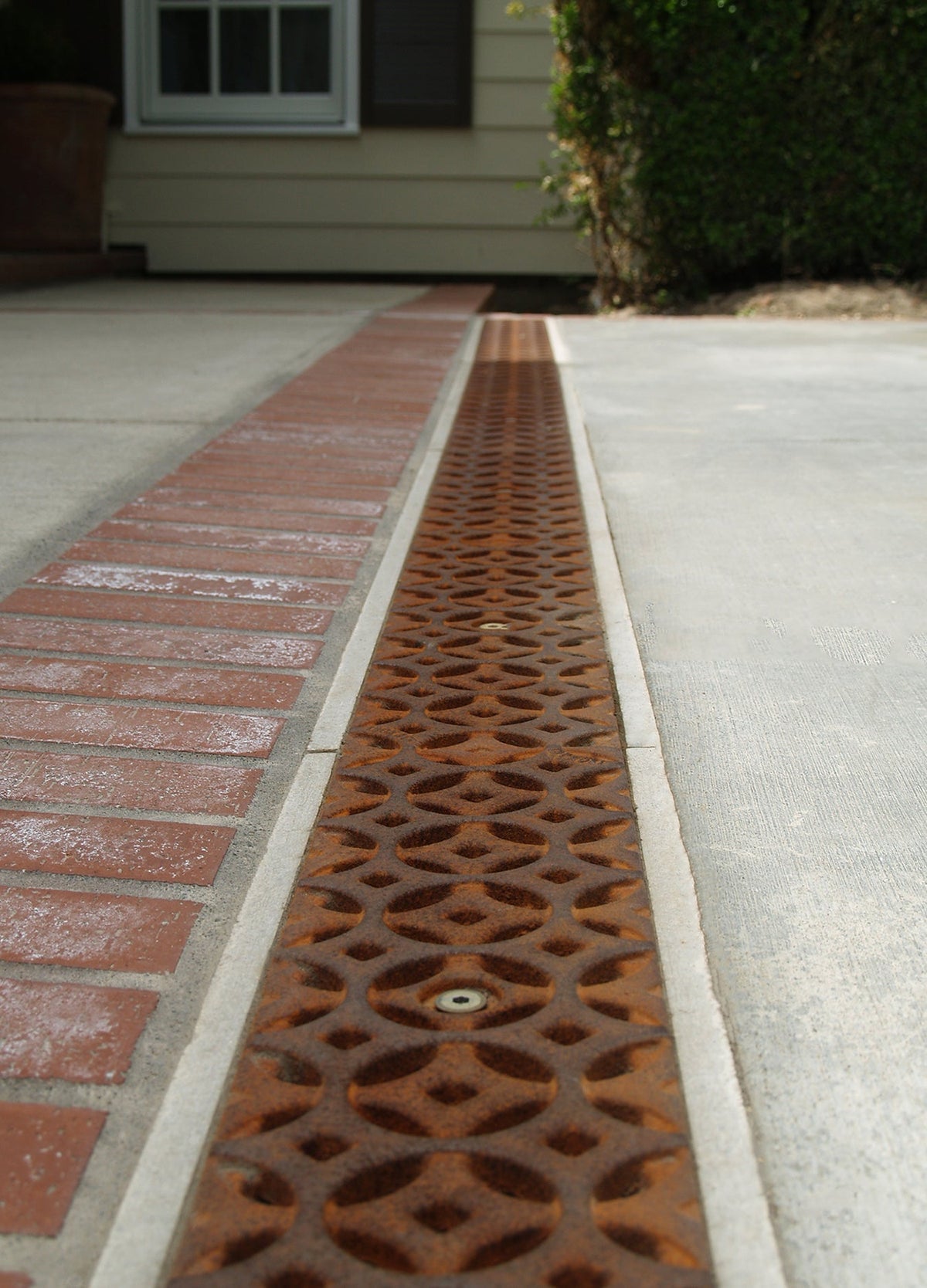 INTERLAKEN Heel Proof Trench Grates for Architectural Drainage ...